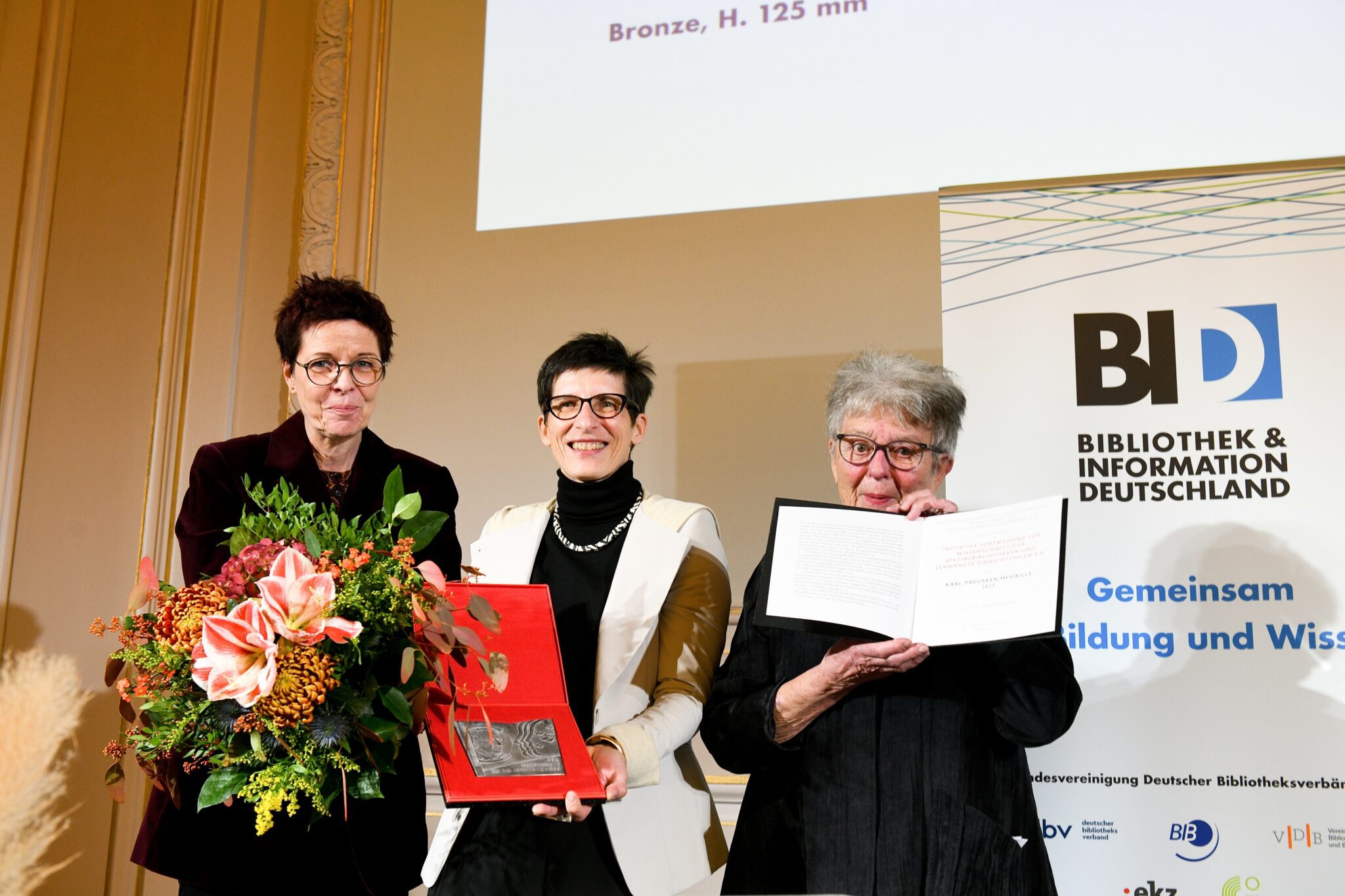 "Raising the bar" - Initiative Fortbildung legt die Messlatte höher und ...